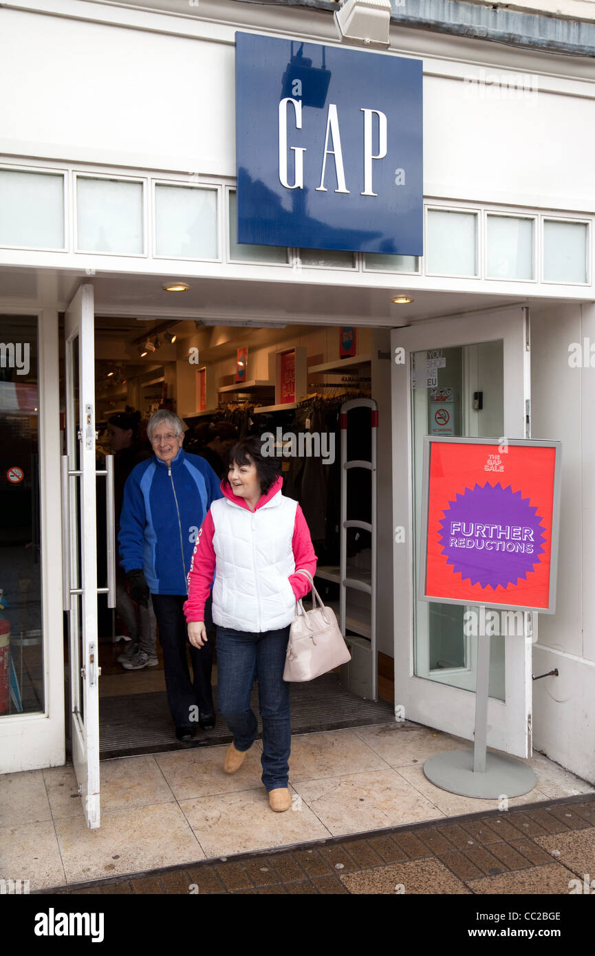 Gap clothes store shop hi-res stock photography and images - Alamy