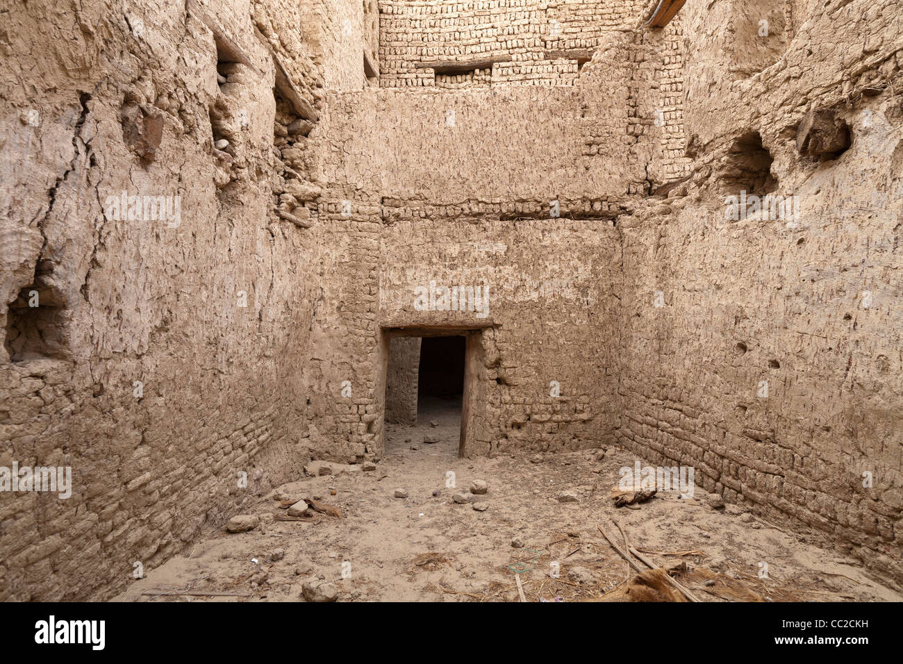 Historic village of El-Qasr at Dakhla Oasis. Western Desert, Egypt ...