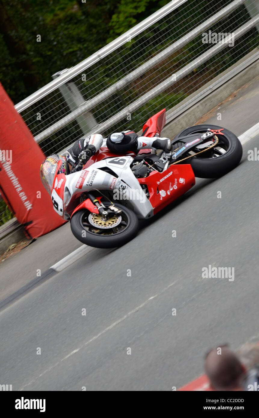 motorcycle racing at isle of man tt Stock Photo - Alamy