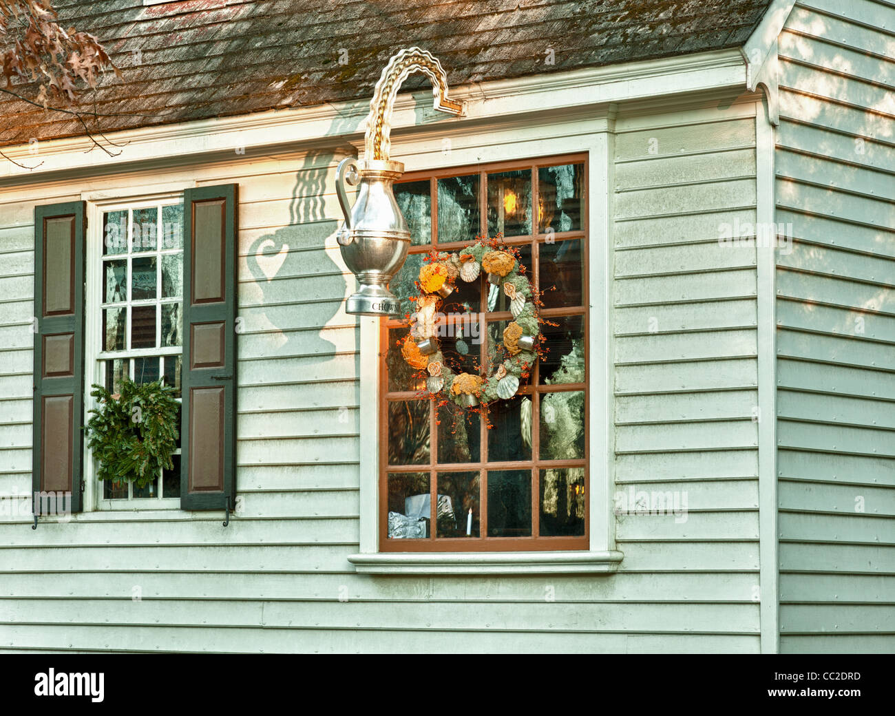 Street scenes in Colonial Williamsburg in Virginia at Christmas Stock ...