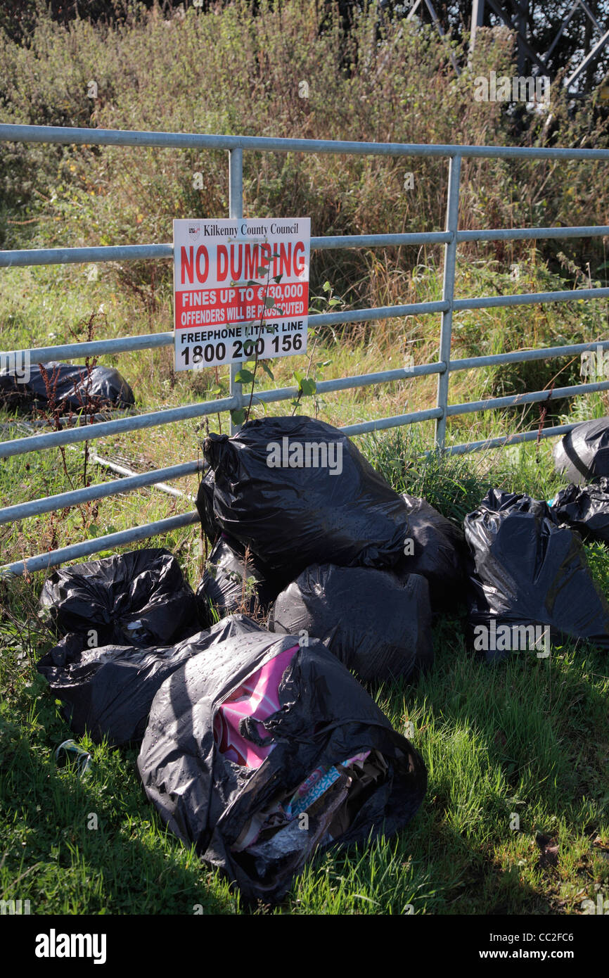 Fly tipping in ireland hi-res stock photography and images - Alamy