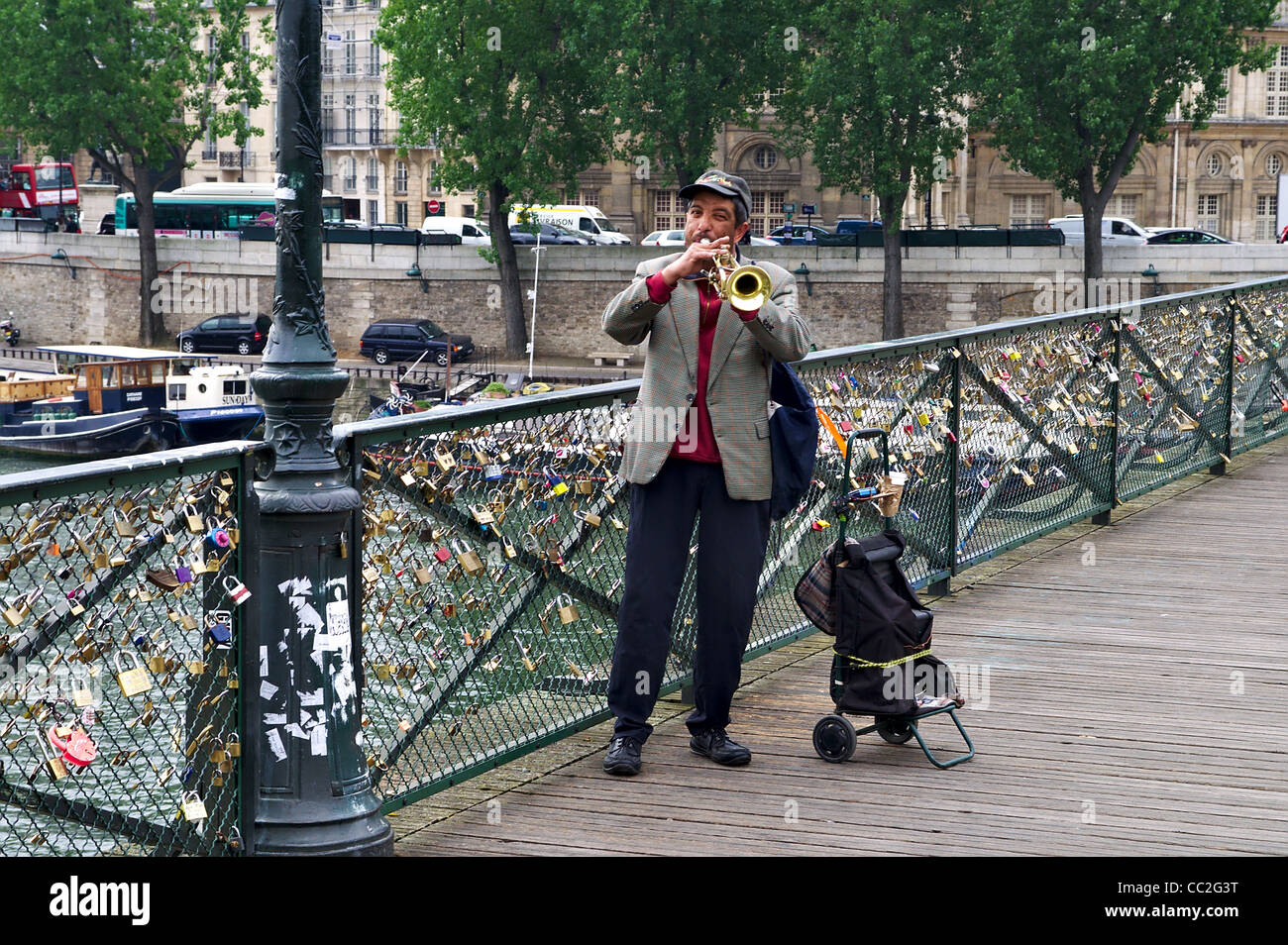 Trumpet bridge hi-res stock photography and images - Alamy