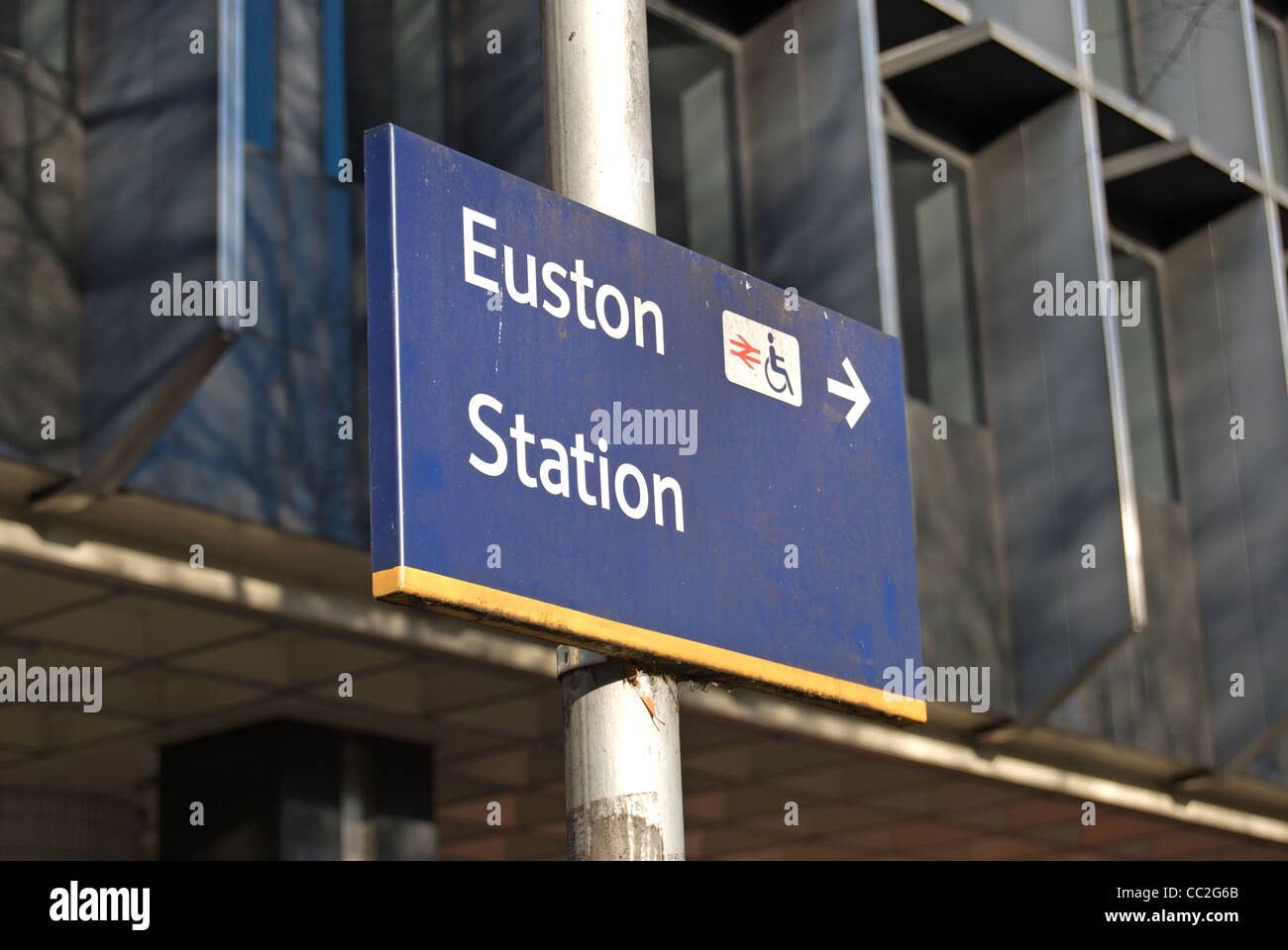 right pointing sign for euston station, london, england Stock Photo - Alamy