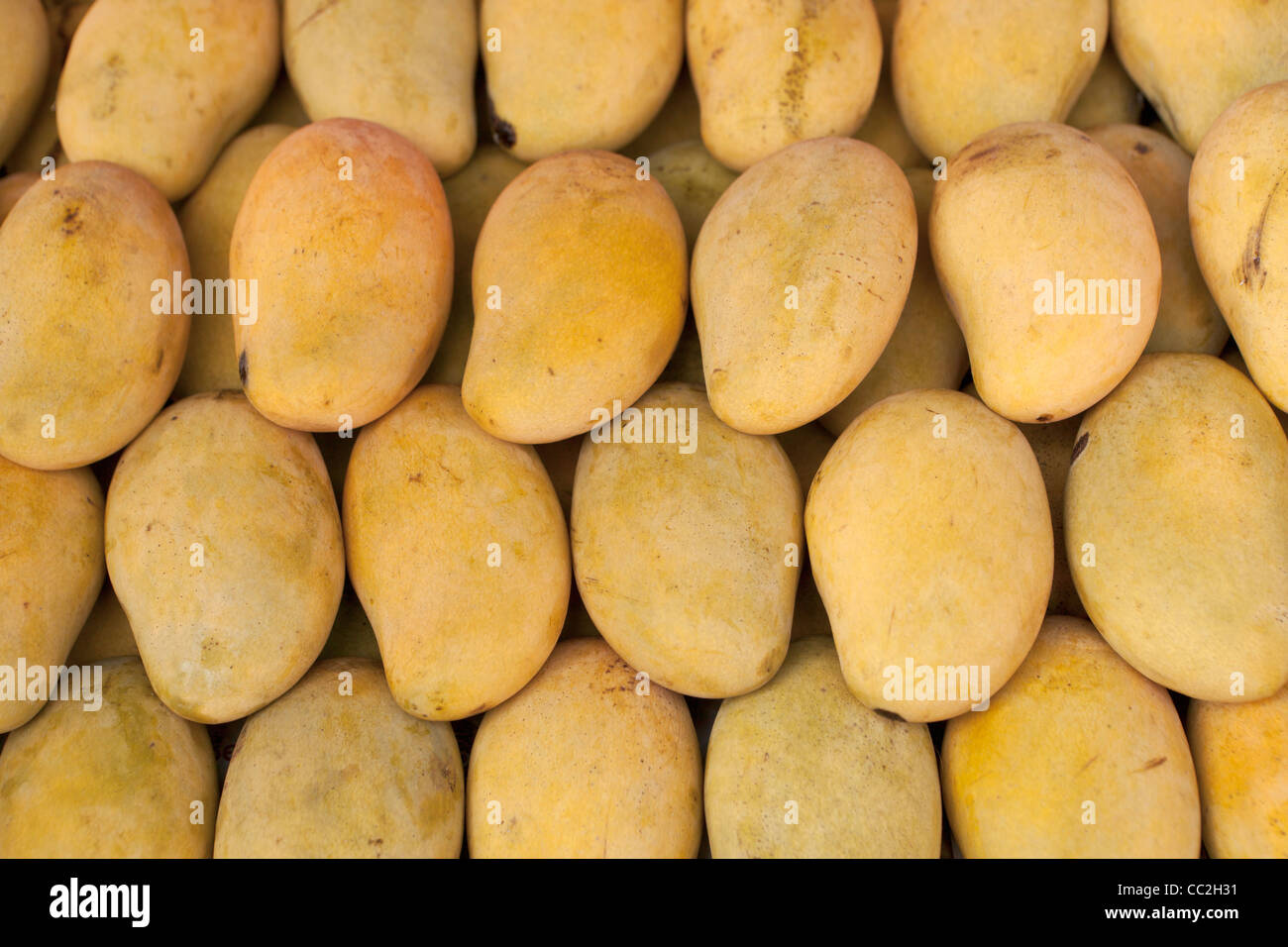 Mangoes hi-res stock photography and images - Alamy