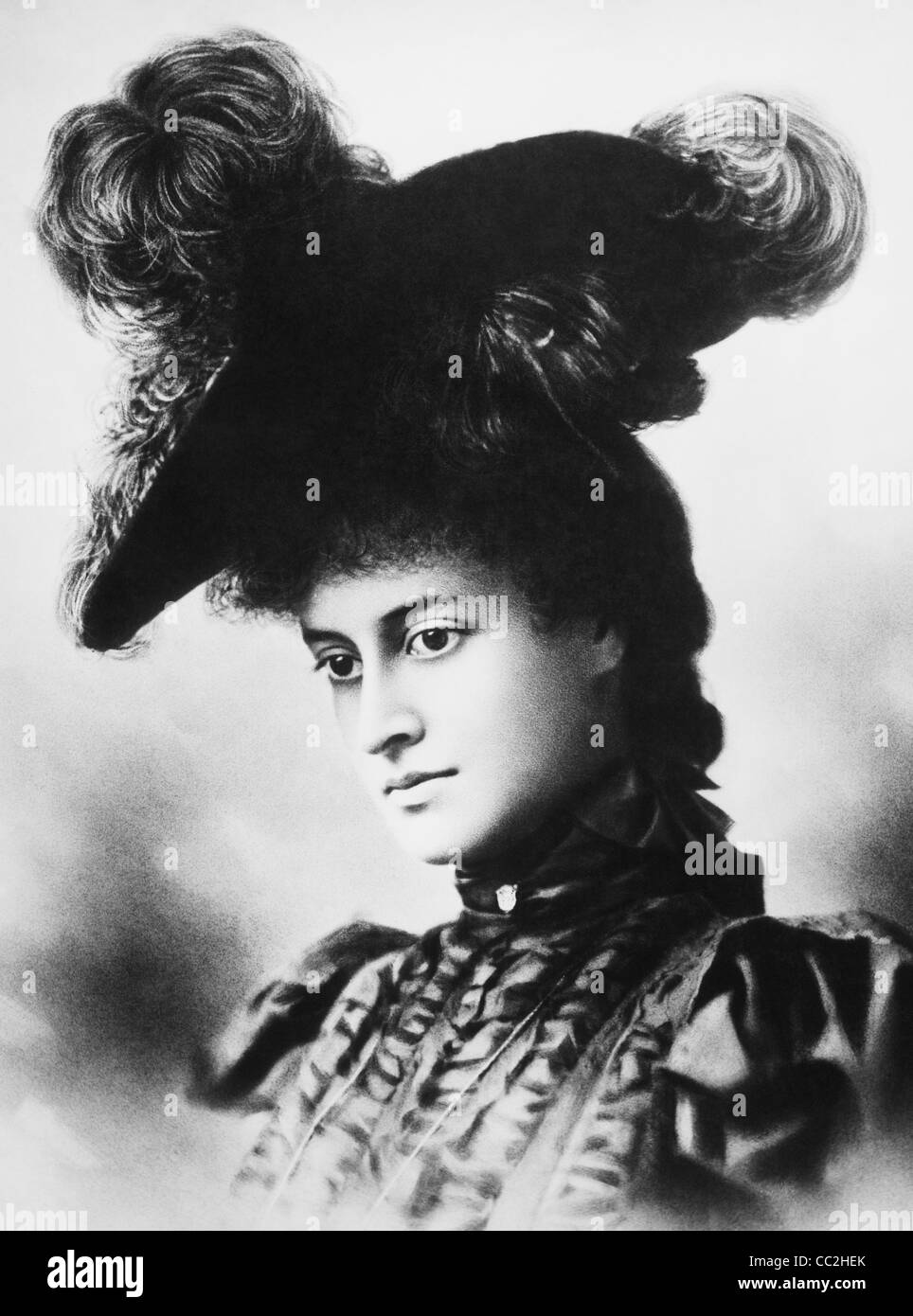 Vintage portrait photo of Princess Kaiulani (1875 - 1899) - Crown ...