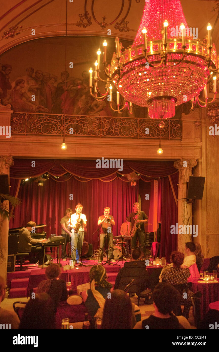 Rote bar vienna hi-res stock photography and images - Alamy