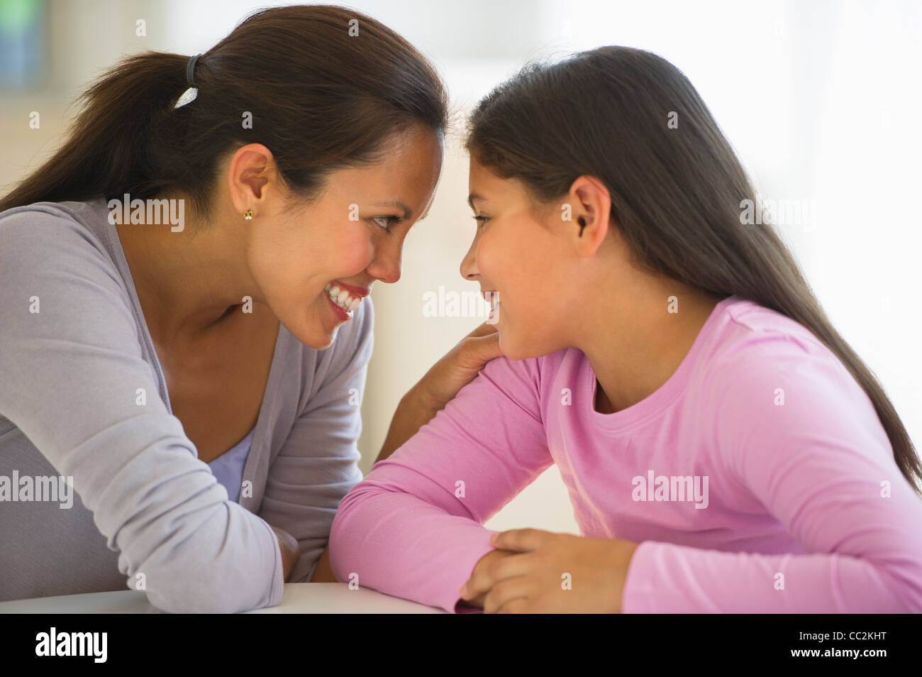 Mum talking child black hi-res stock photography and images - Alamy