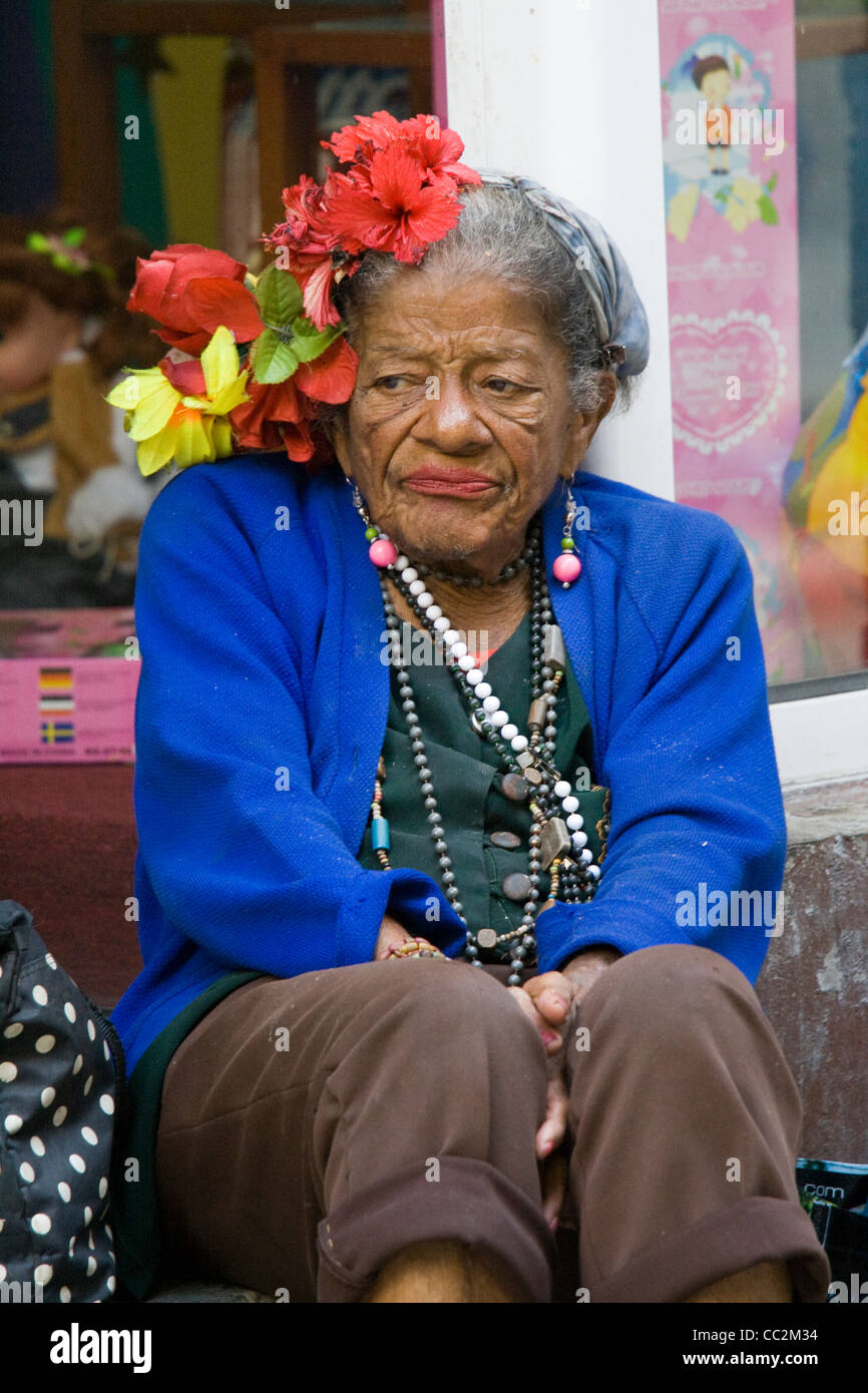 Cuban lady hi-res stock photography and images - Alamy