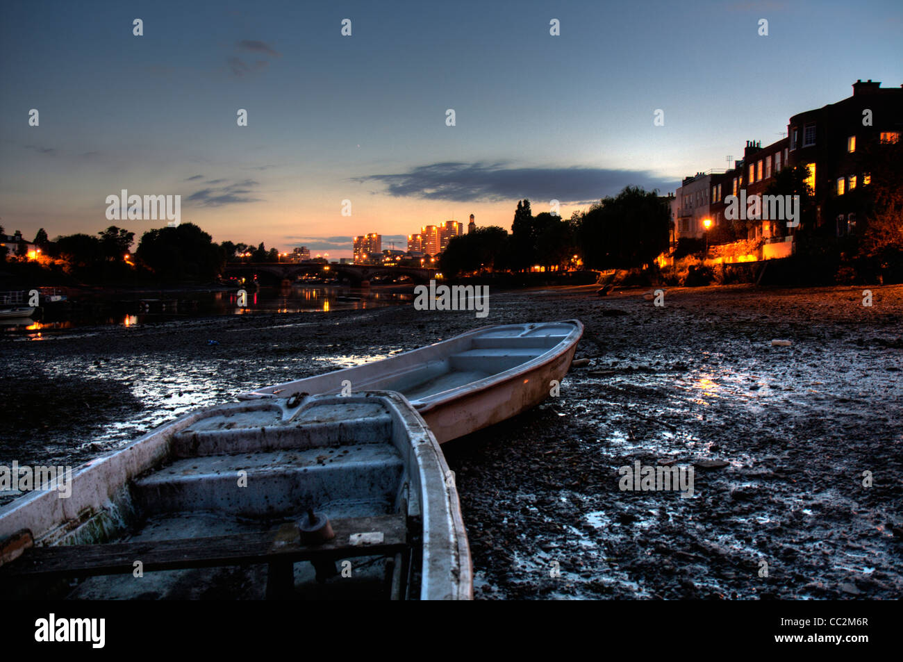 Chiswick bridge hi-res stock photography and images - Alamy