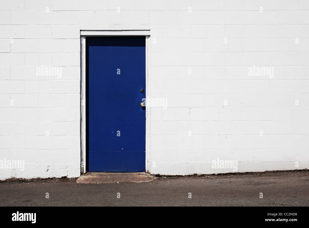 Back alley door hi-res stock photography and images - Alamy