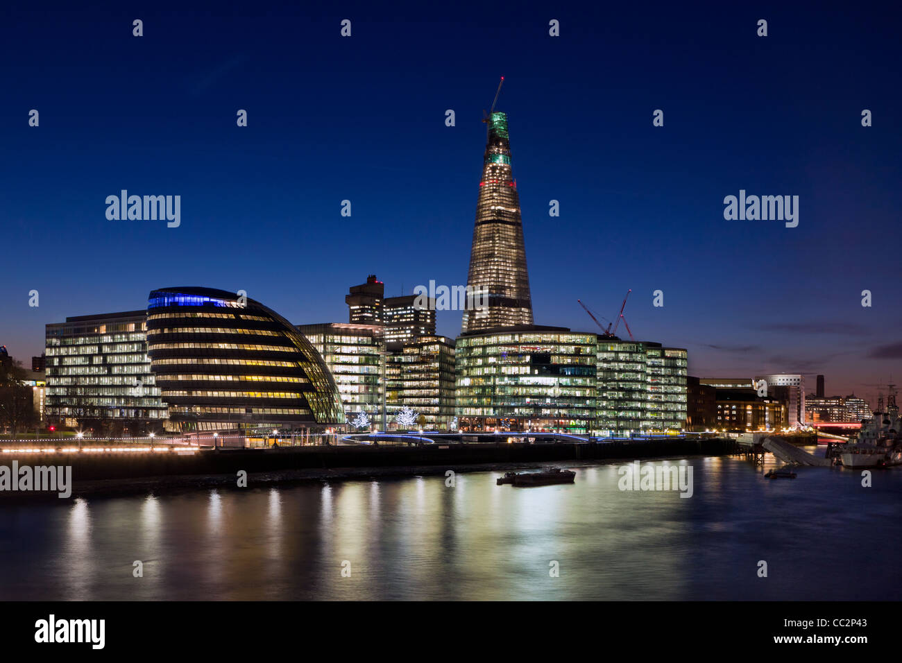 London shard night hi-res stock photography and images - Alamy