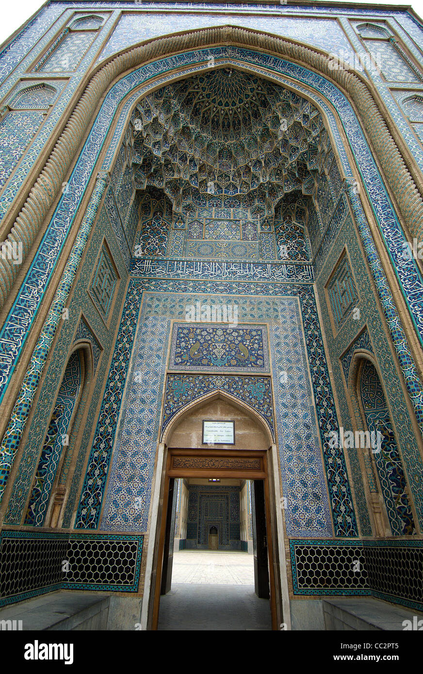 The shimmering blue tiles on the Jameh (Friday) Mosque at Kerman in ...