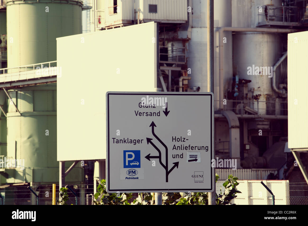 Closed industries hi-res stock photography and images - Alamy