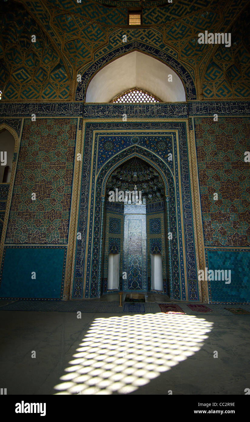 The stunning mihrab in the magnificent 15th century Jameh (Friday ...