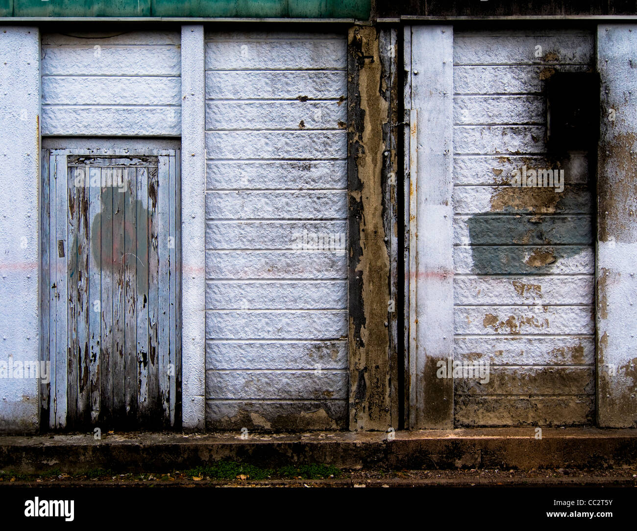 Derelict door and decaying wood Stock Photo - Alamy