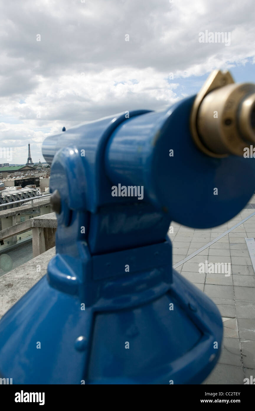Coin operated telescope, Paris France Stock Photo - Alamy