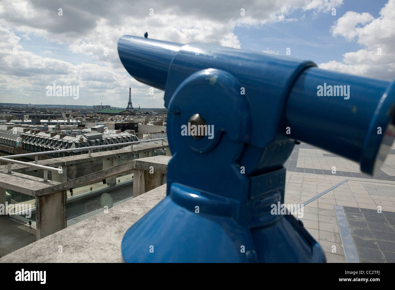 Coin operated telescope, Paris France Stock Photo - Alamy
