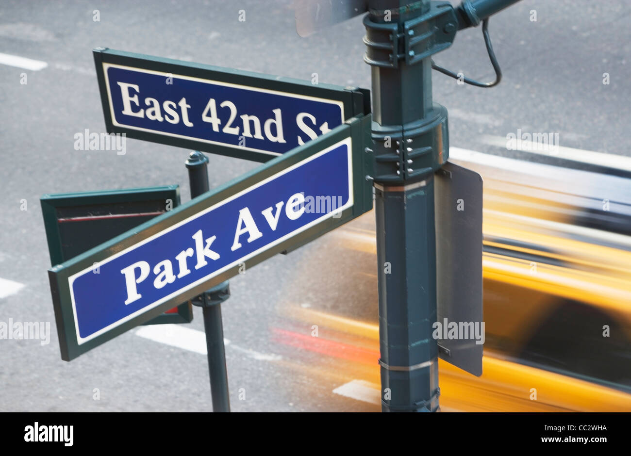 42nd street and park avenue hi-res stock photography and images - Alamy