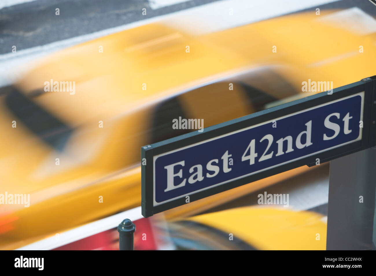 42nd street sign hi-res stock photography and images - Alamy