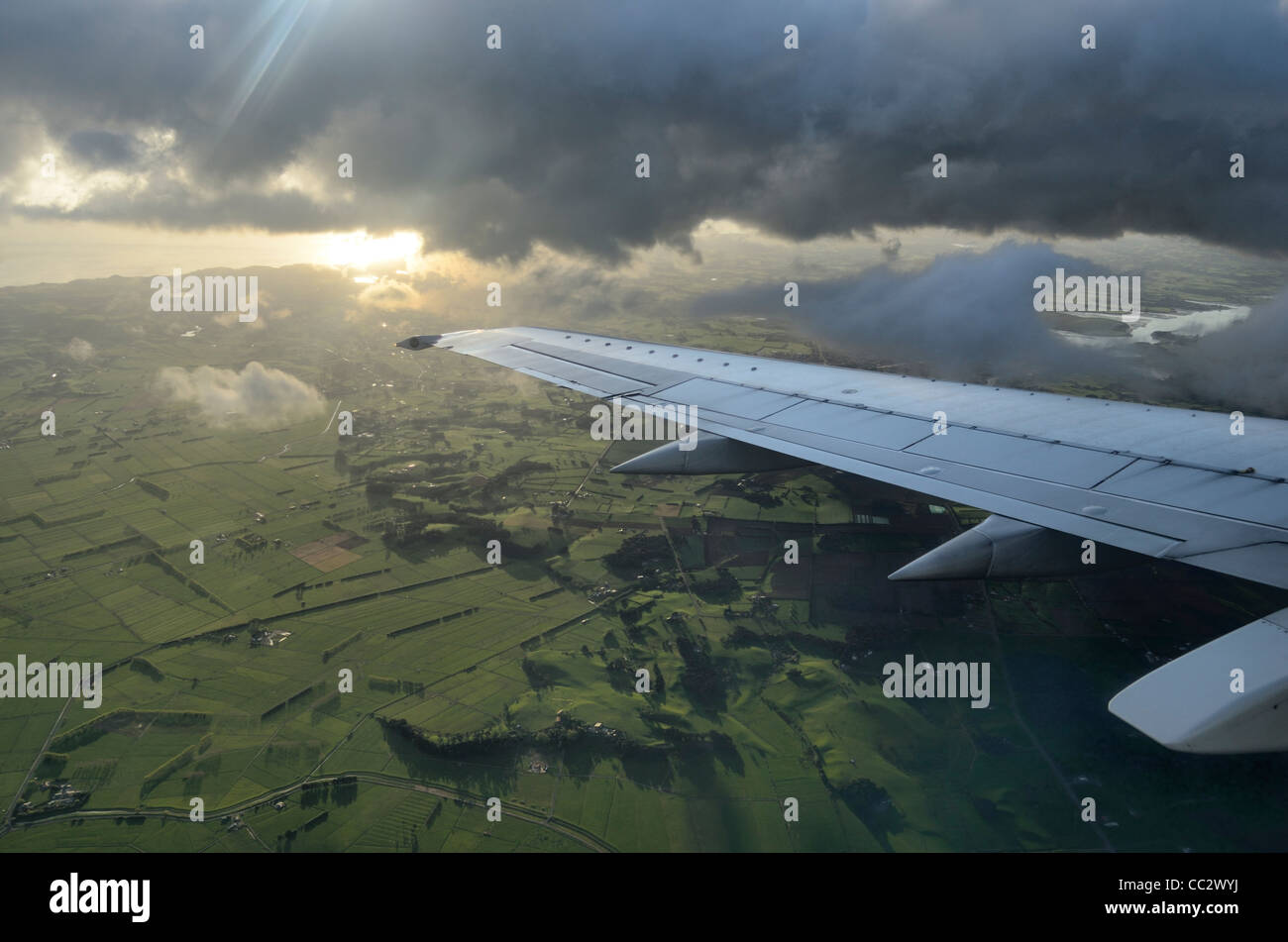 Side view 737 hi-res stock photography and images - Alamy