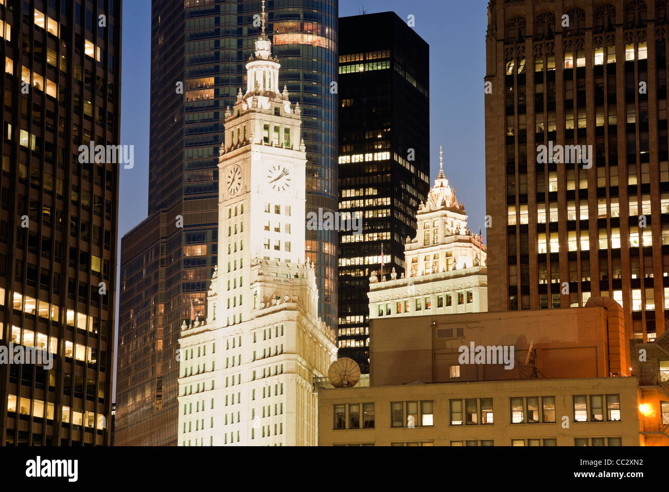 Tribune tower chicago dusk hi-res stock photography and images - Alamy
