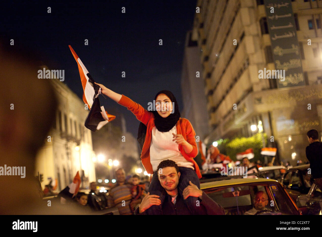 Arab women crowded street hi-res stock photography and images - Alamy