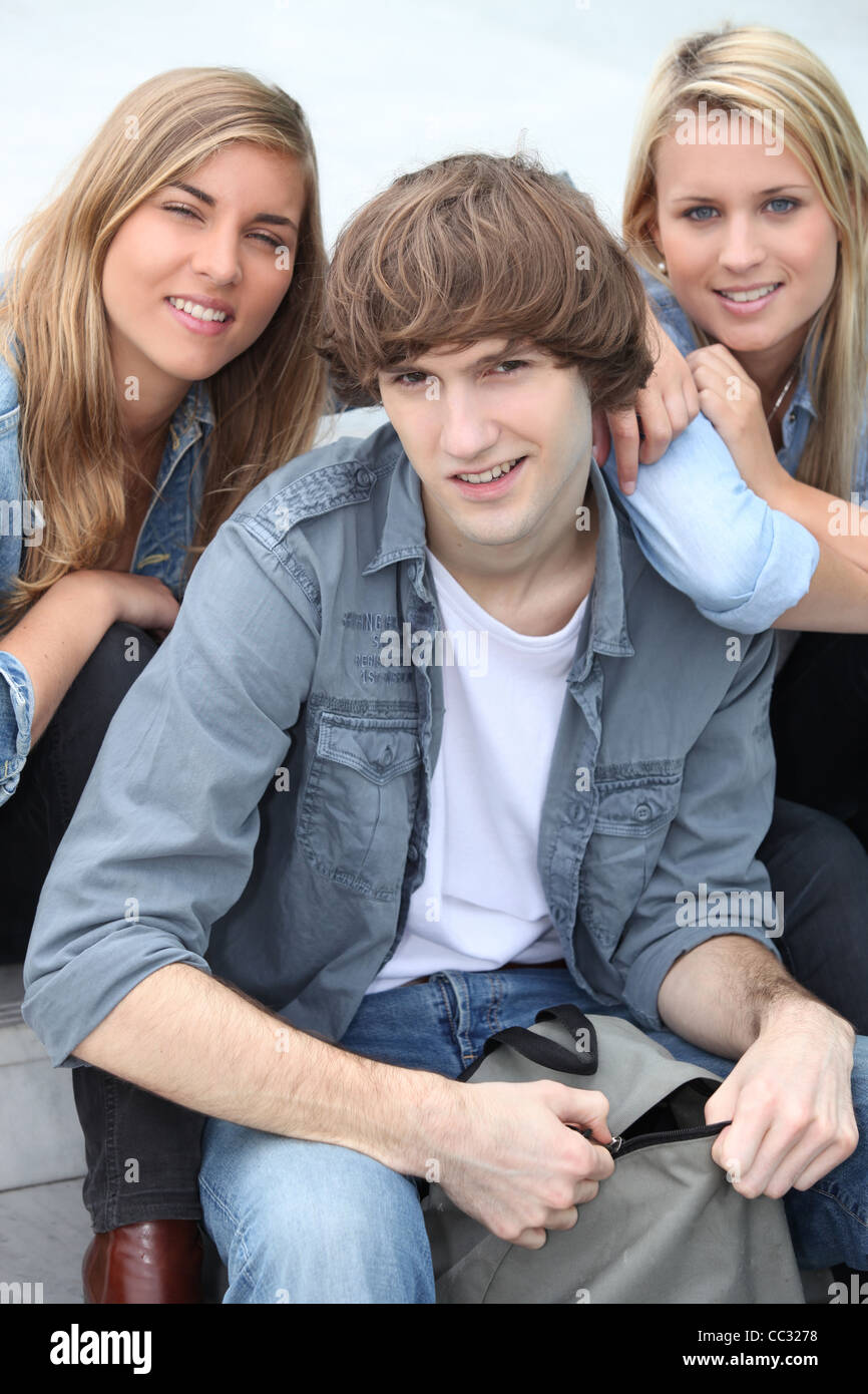 Group of teenage friends Stock Photo - Alamy