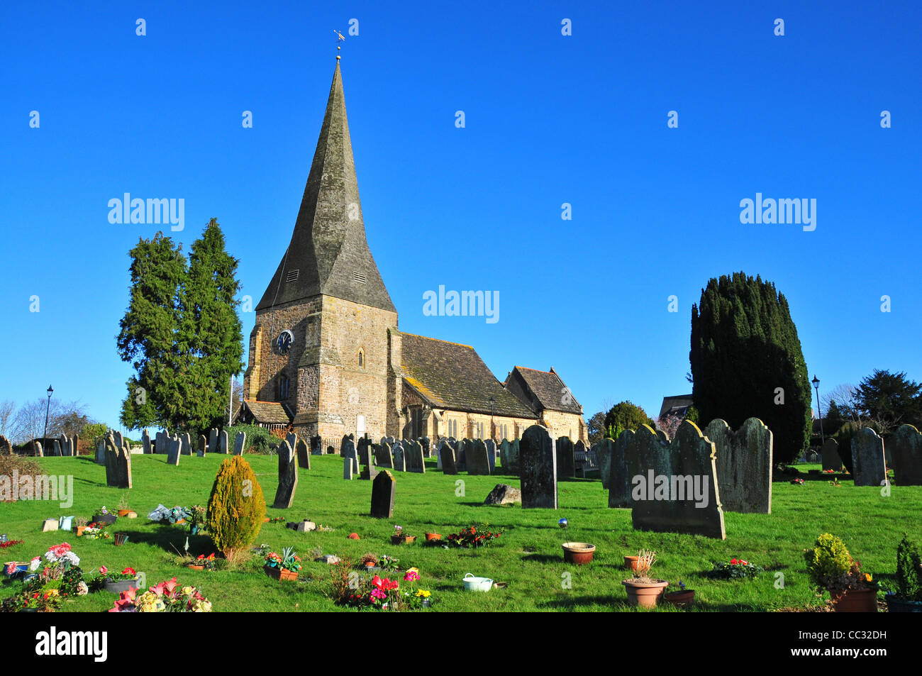St marys church billingshurst hi-res stock photography and images - Alamy