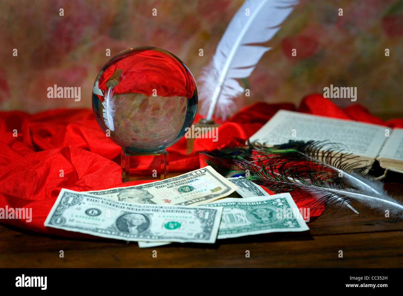 Crystal quill hi-res stock photography and images - Alamy