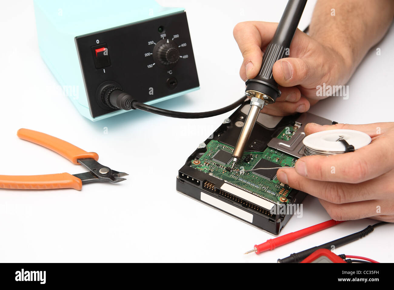 Electronic repair hi-res stock photography and images - Alamy