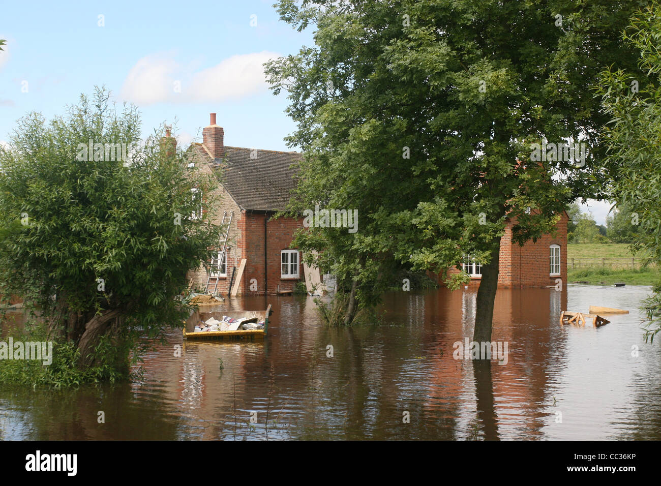 flooded house and grounds oxofrdshire Stock Photo - Alamy