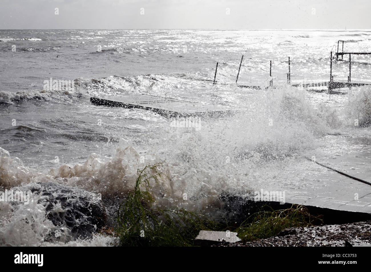 Ocean flooding storm hi-res stock photography and images - Alamy