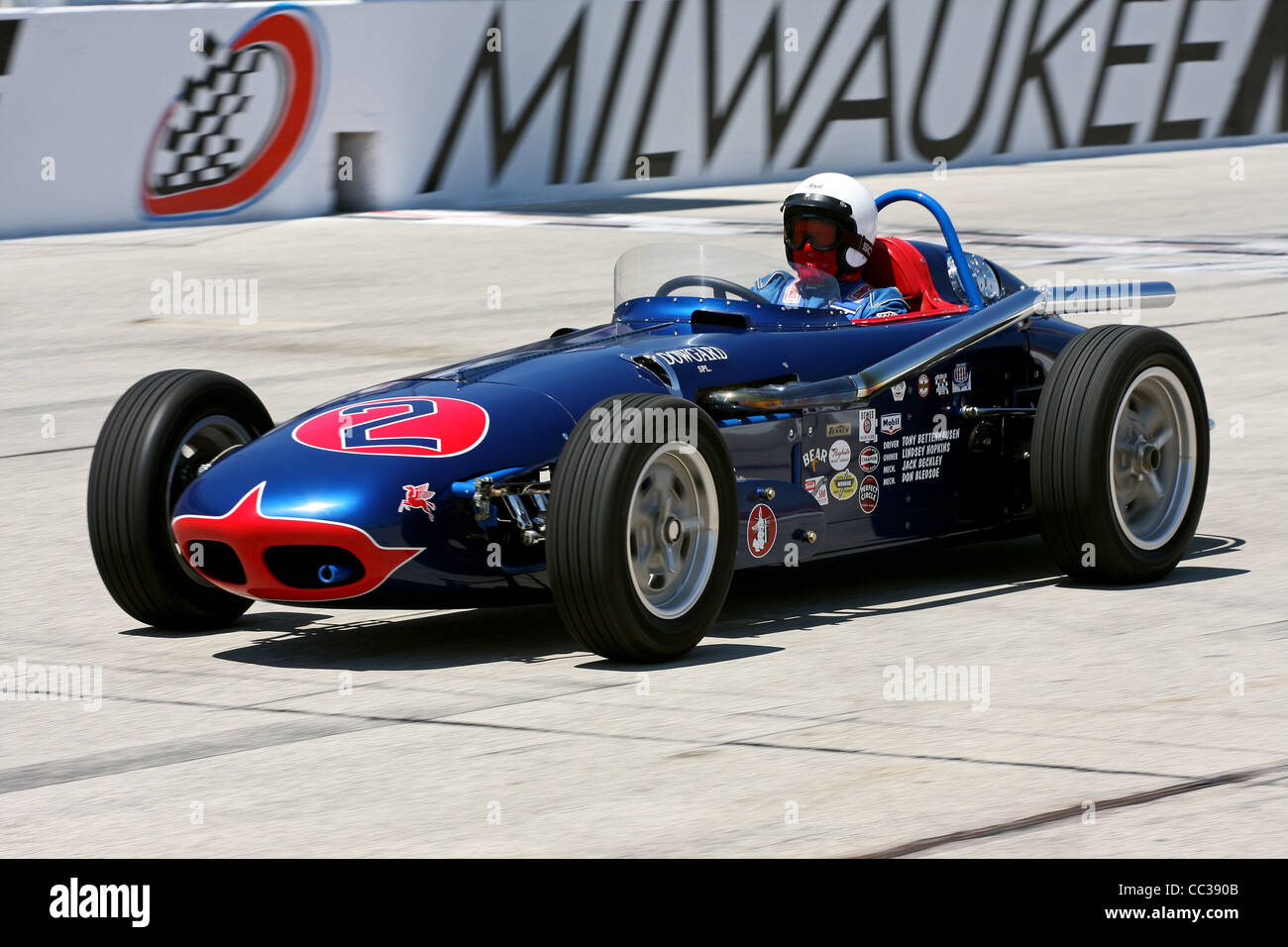 Rex Mays Classic Milwaukee Mile 2009 - 1960 Dowgard owned/driven by ...