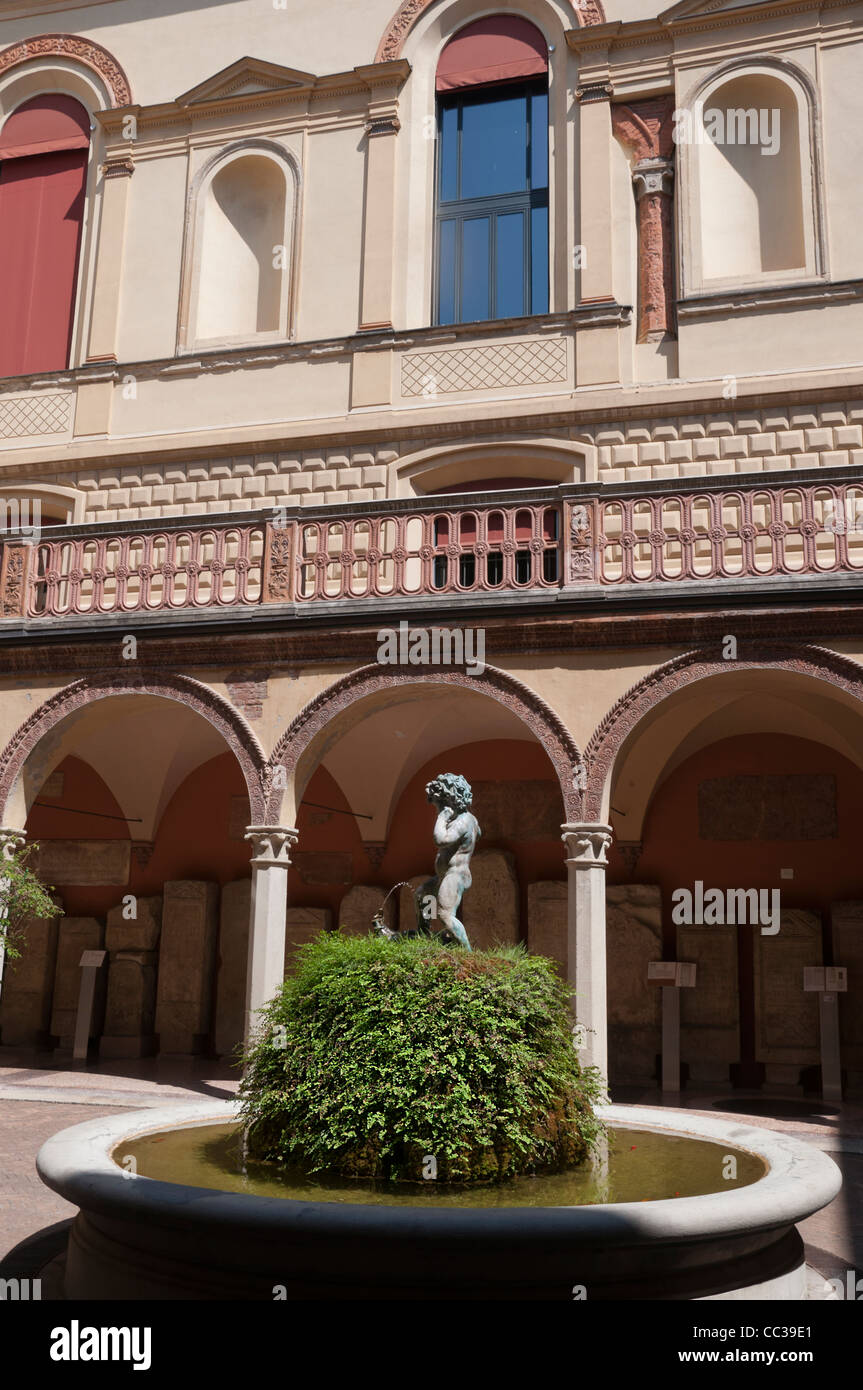 Beautiful Colonnade and Courtyard in the Medieval City of Bologna Italy ...