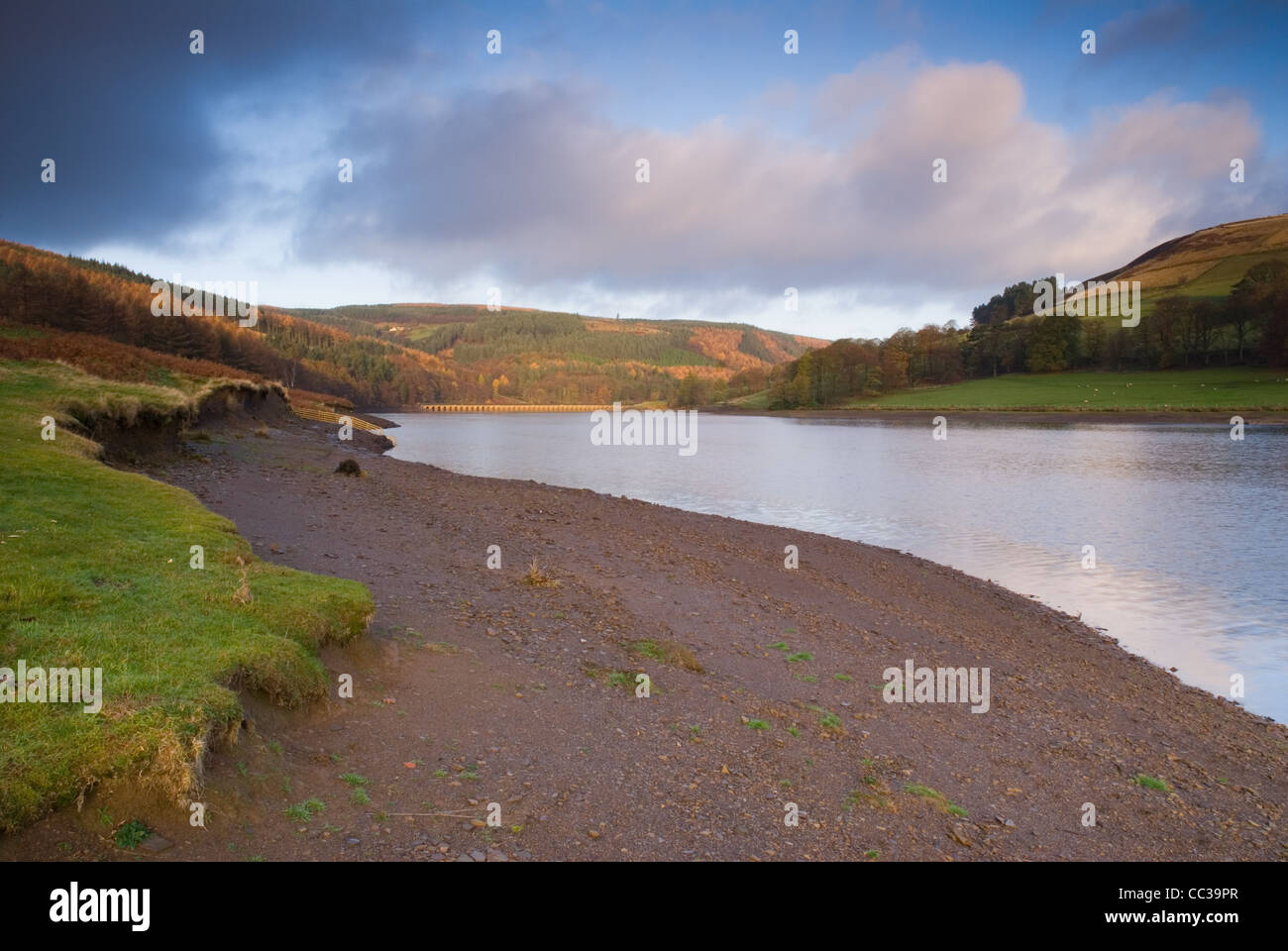 Ladybower Reservoir - Peak District National Park Stock Photo - Alamy