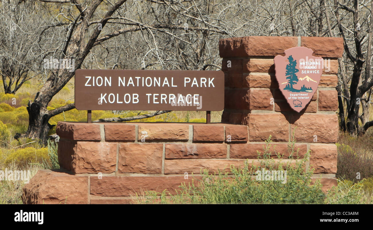 Zion national park entrance sign hi-res stock photography and images ...