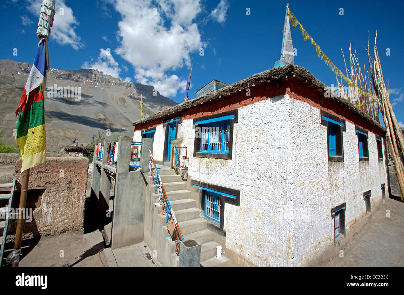 Traditional tibetan house hi-res stock photography and images - Alamy