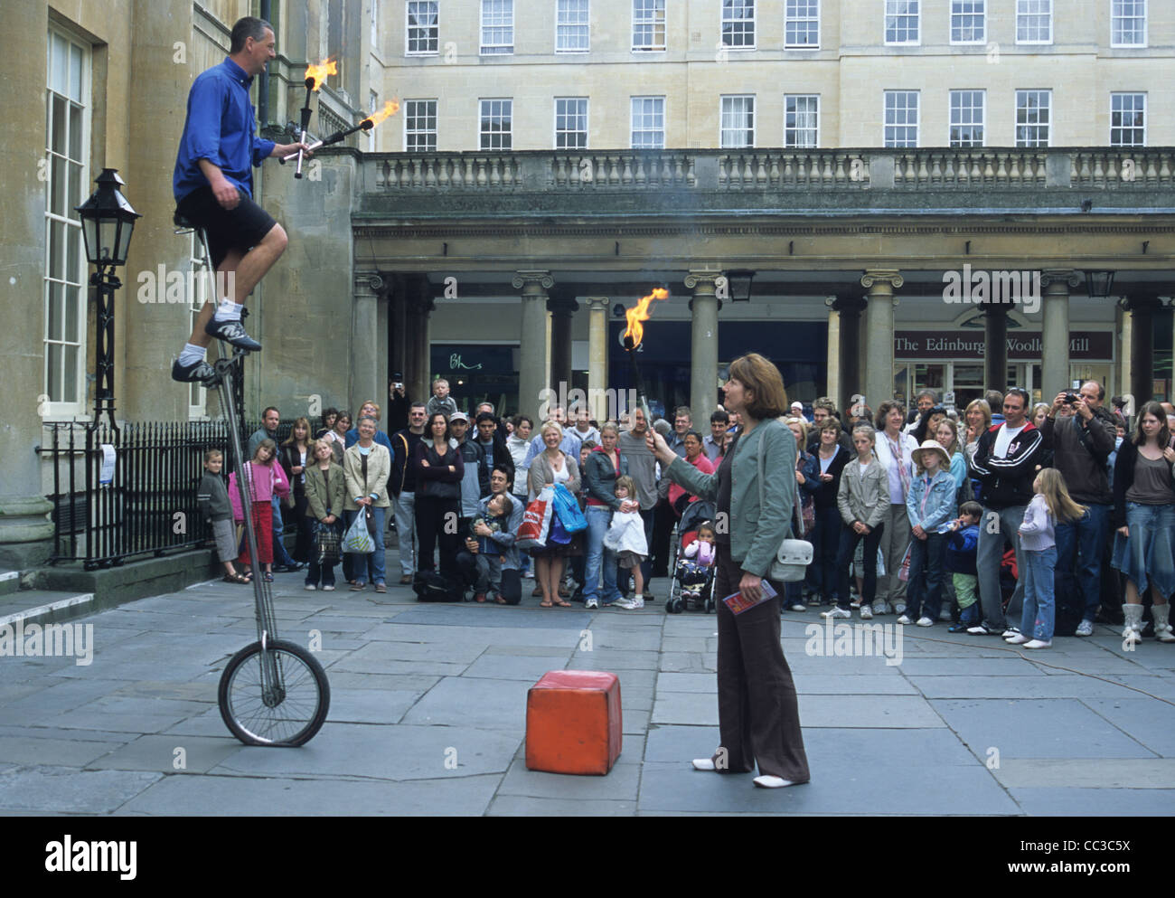 Street performer, Bath, UK Stock Photo - Alamy