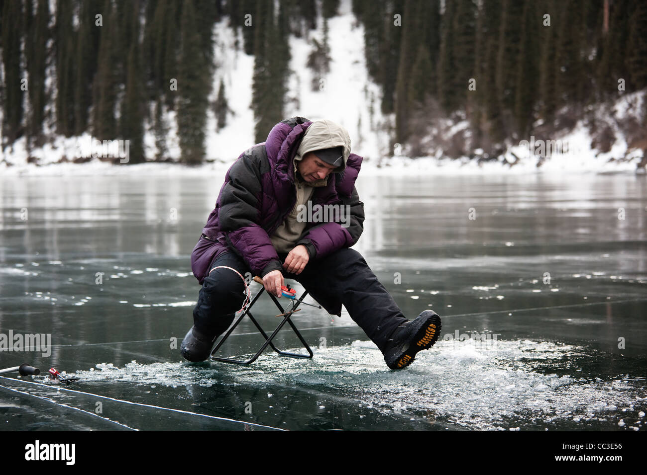 Ice on freshwater lake hi-res stock photography and images - Alamy