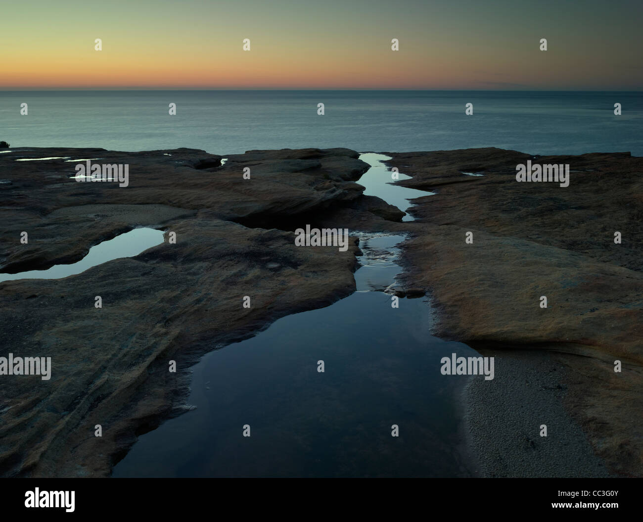 Water trickling over rock hi-res stock photography and images - Alamy