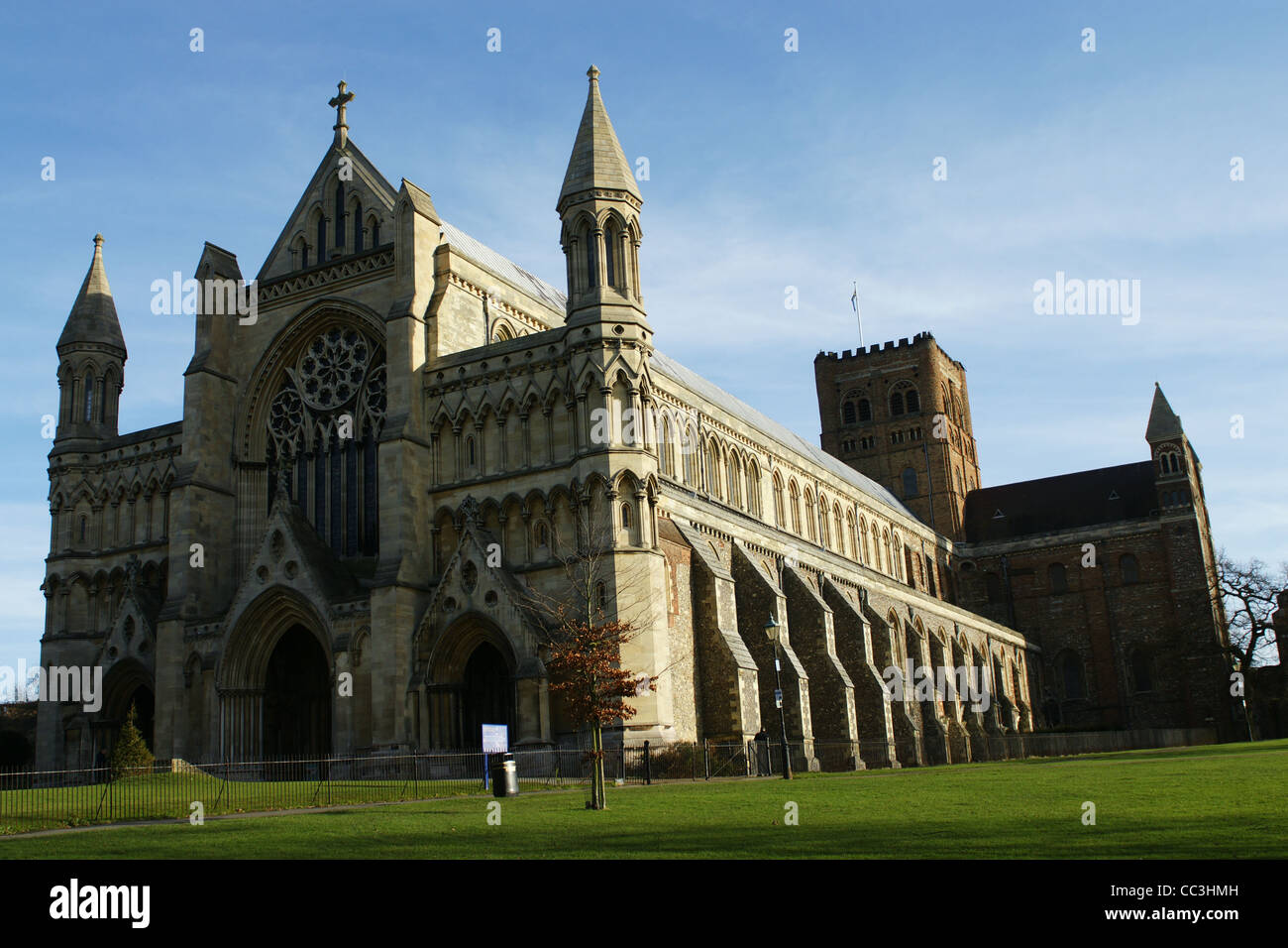 Saint albans cathedral hi-res stock photography and images - Alamy