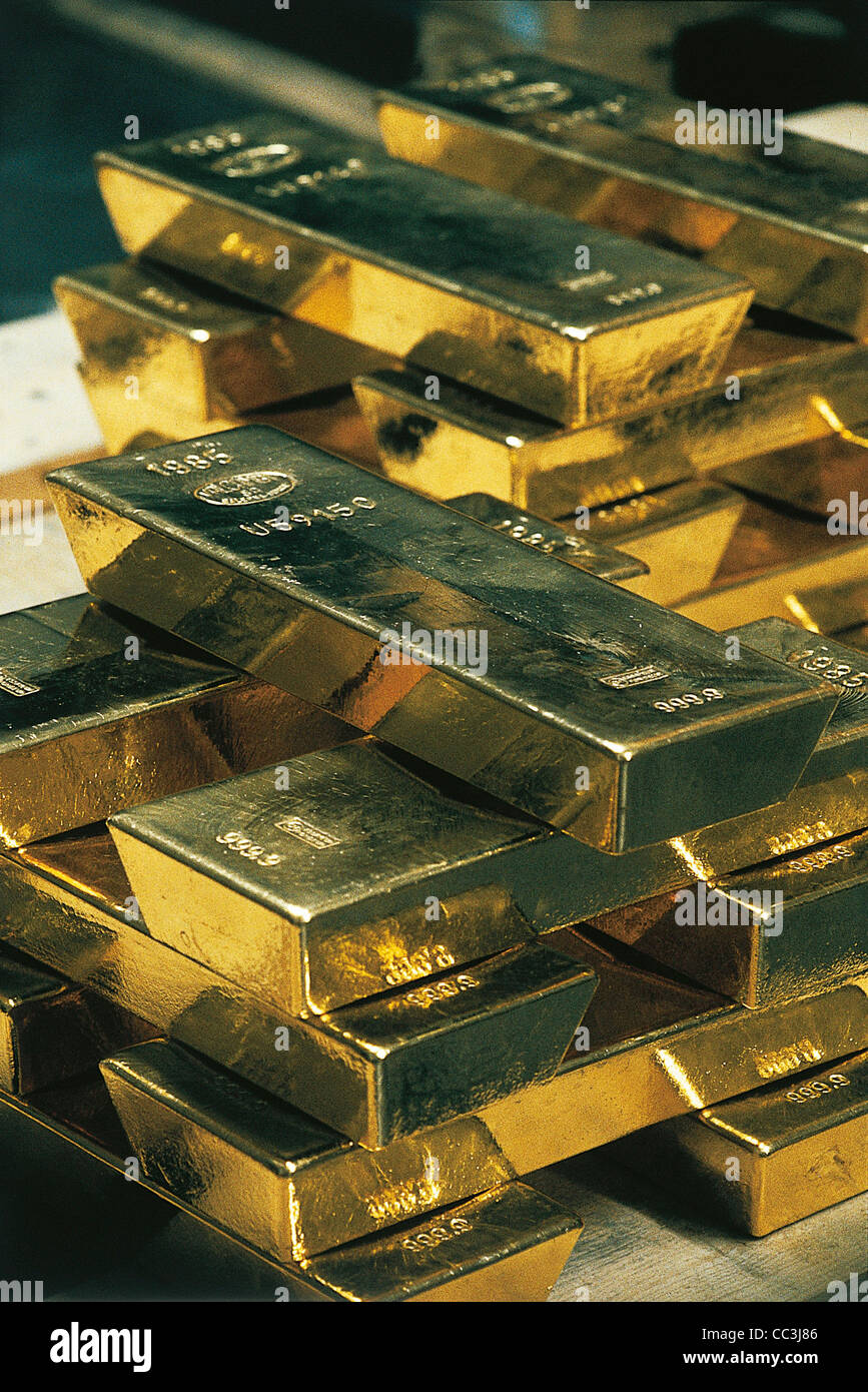Switzerland Ticino Ingots In Melting Of Gold Valcambi Balerna Stock ...