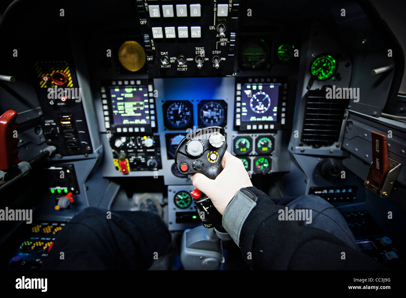 Flight simulator for Czech-built multi-role subsonic combat aircraft L ...