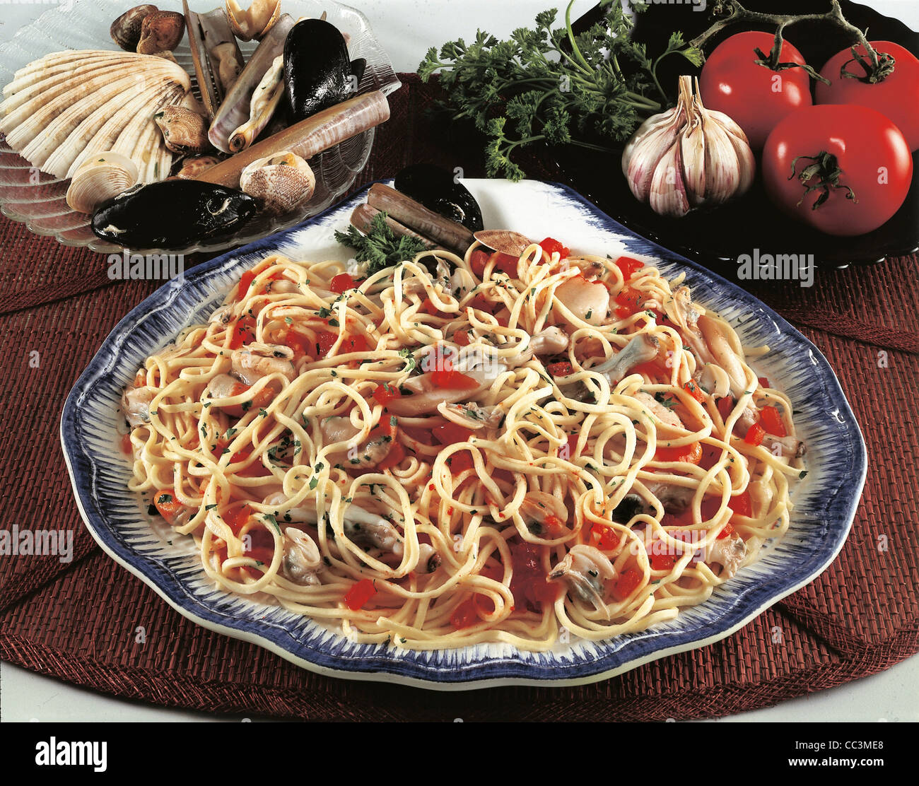 Taglierini with seafood hi-res stock photography and images - Alamy