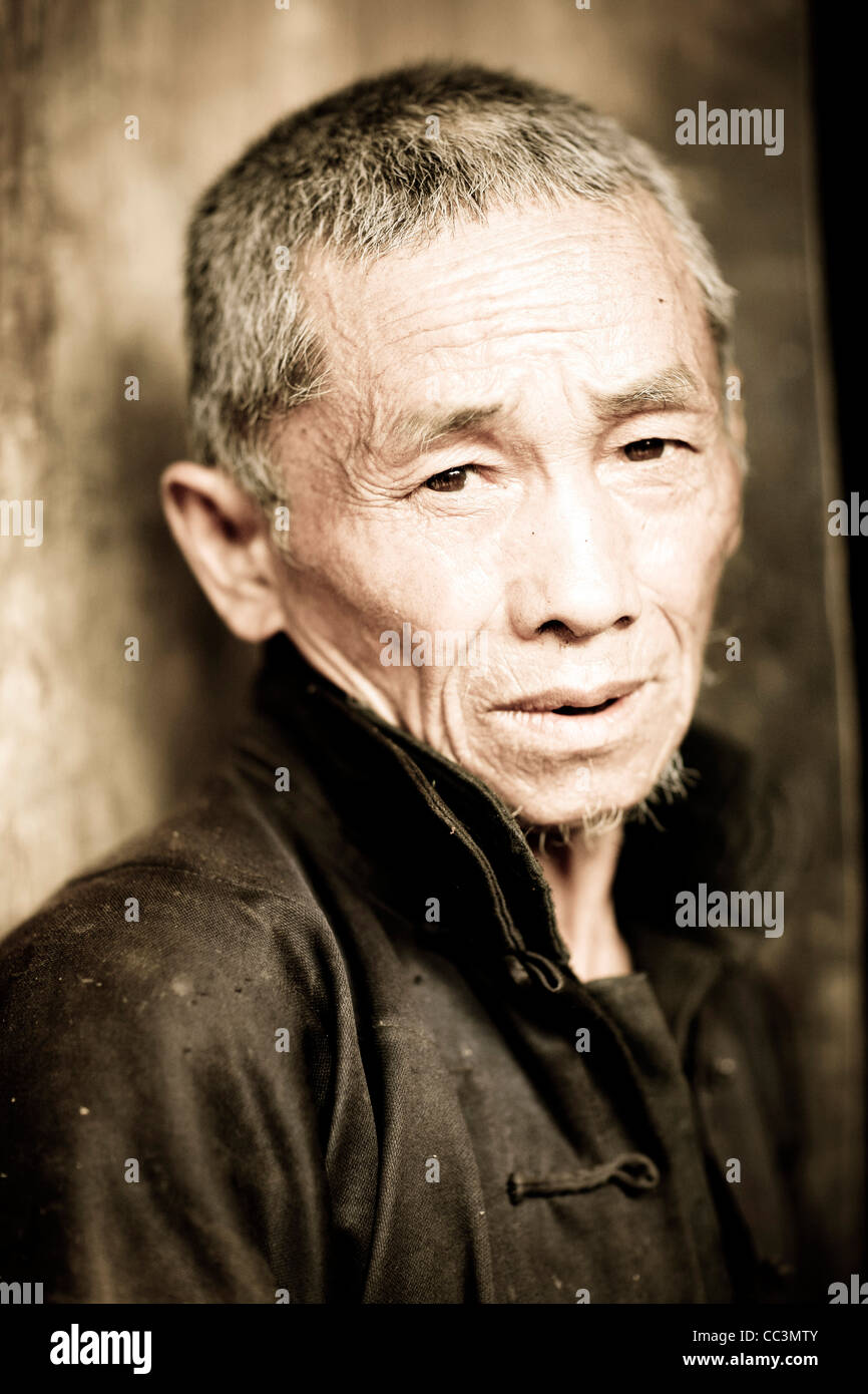 Hmong man in traditional costume hi-res stock photography and images ...