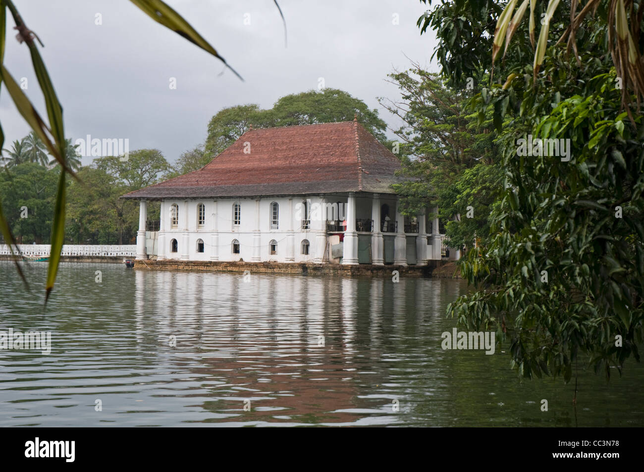 Kandy Lake and police station in the center of Kandy (Maha Nuvara), Sri ...