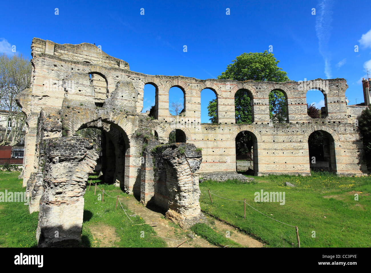 Palais Gallien, Roman amphitheatre (2 c.), Bordeaux, Aquitaine, France ...