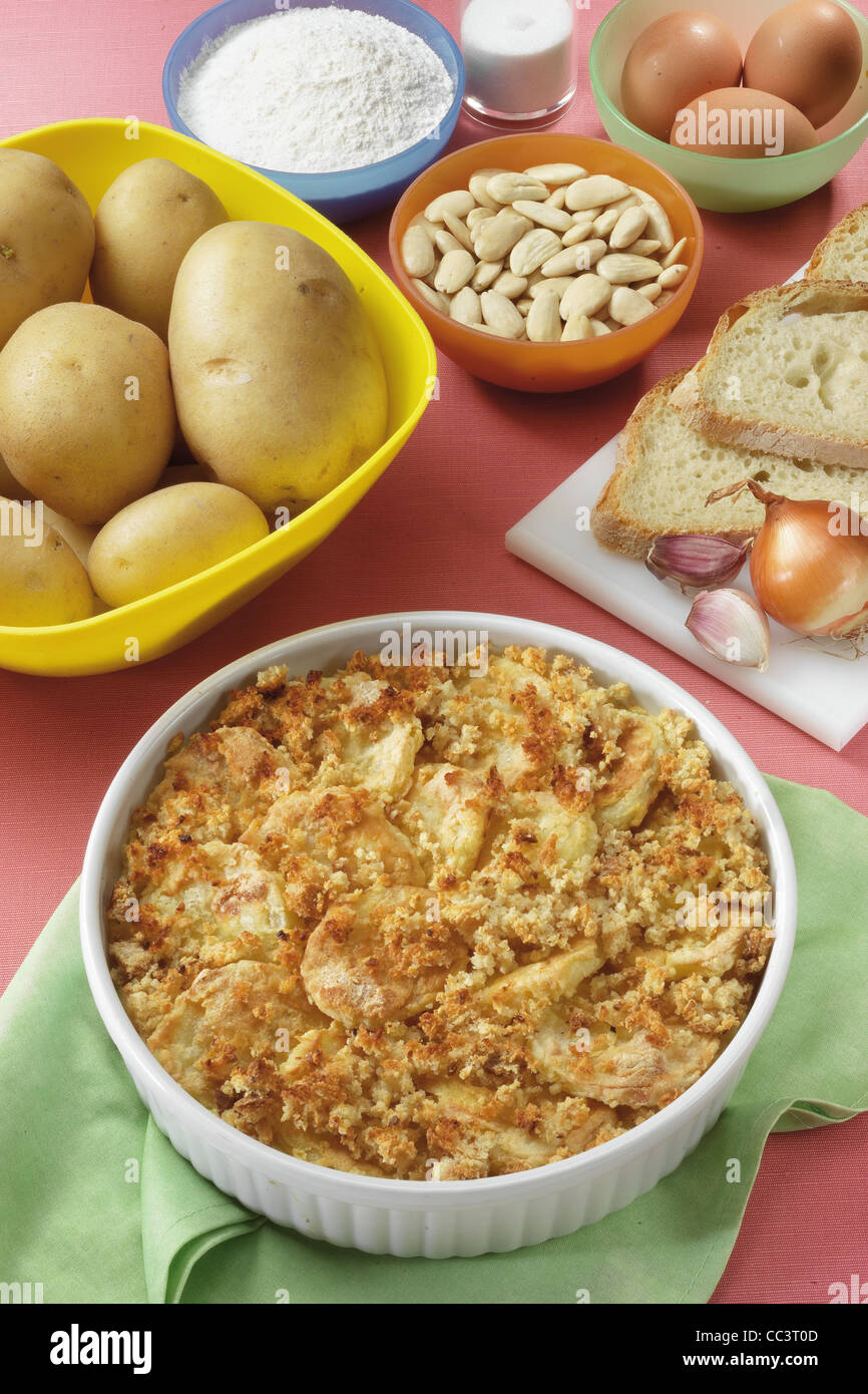 Cooking: Potatoes With Almonds Stock Photo - Alamy