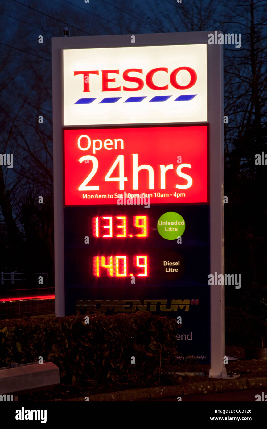 Tesco fuel petrol garage filling station at night Stock Photo - Alamy