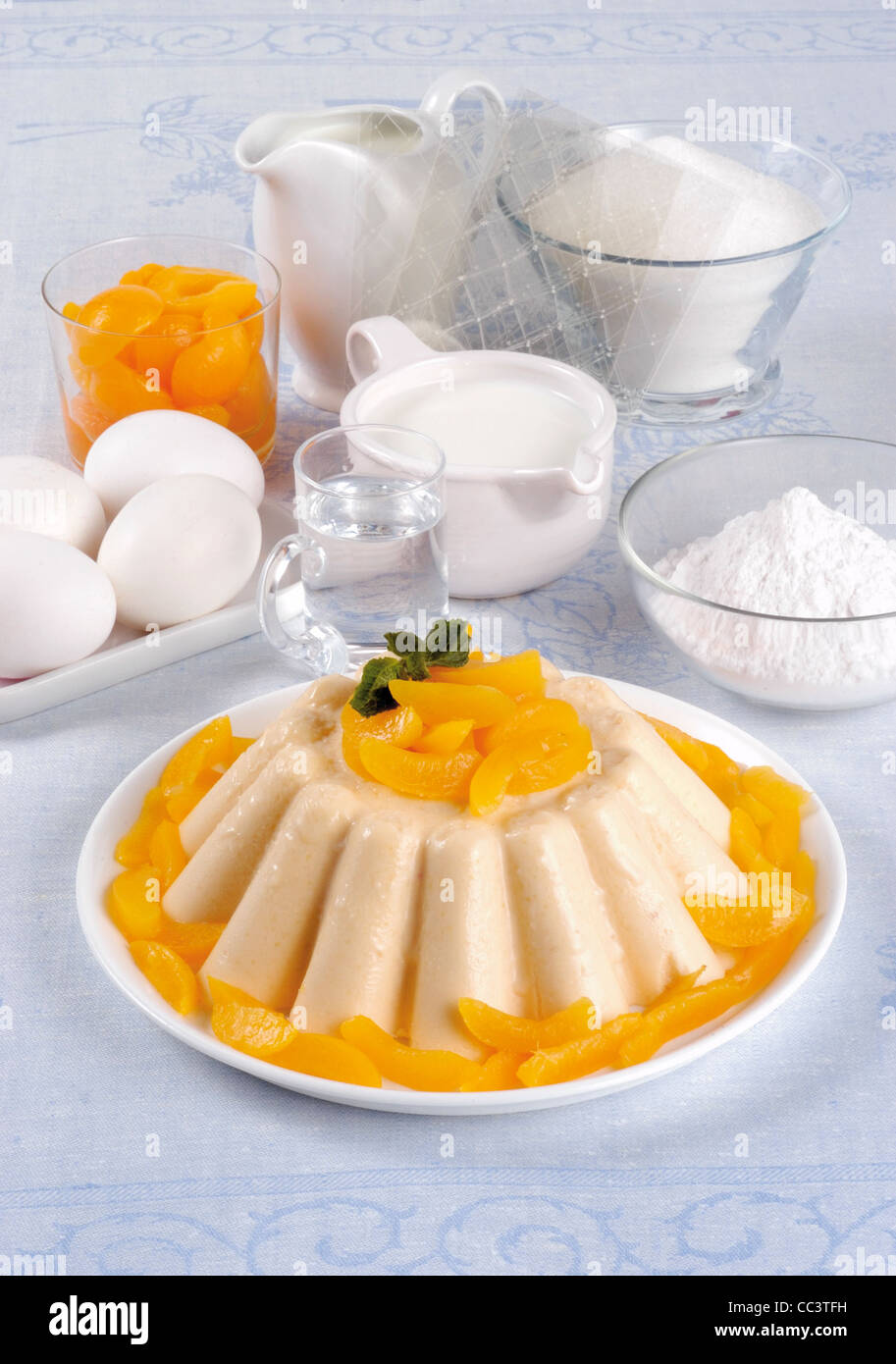 Kitchen: Apricot Bavarian Stock Photo - Alamy